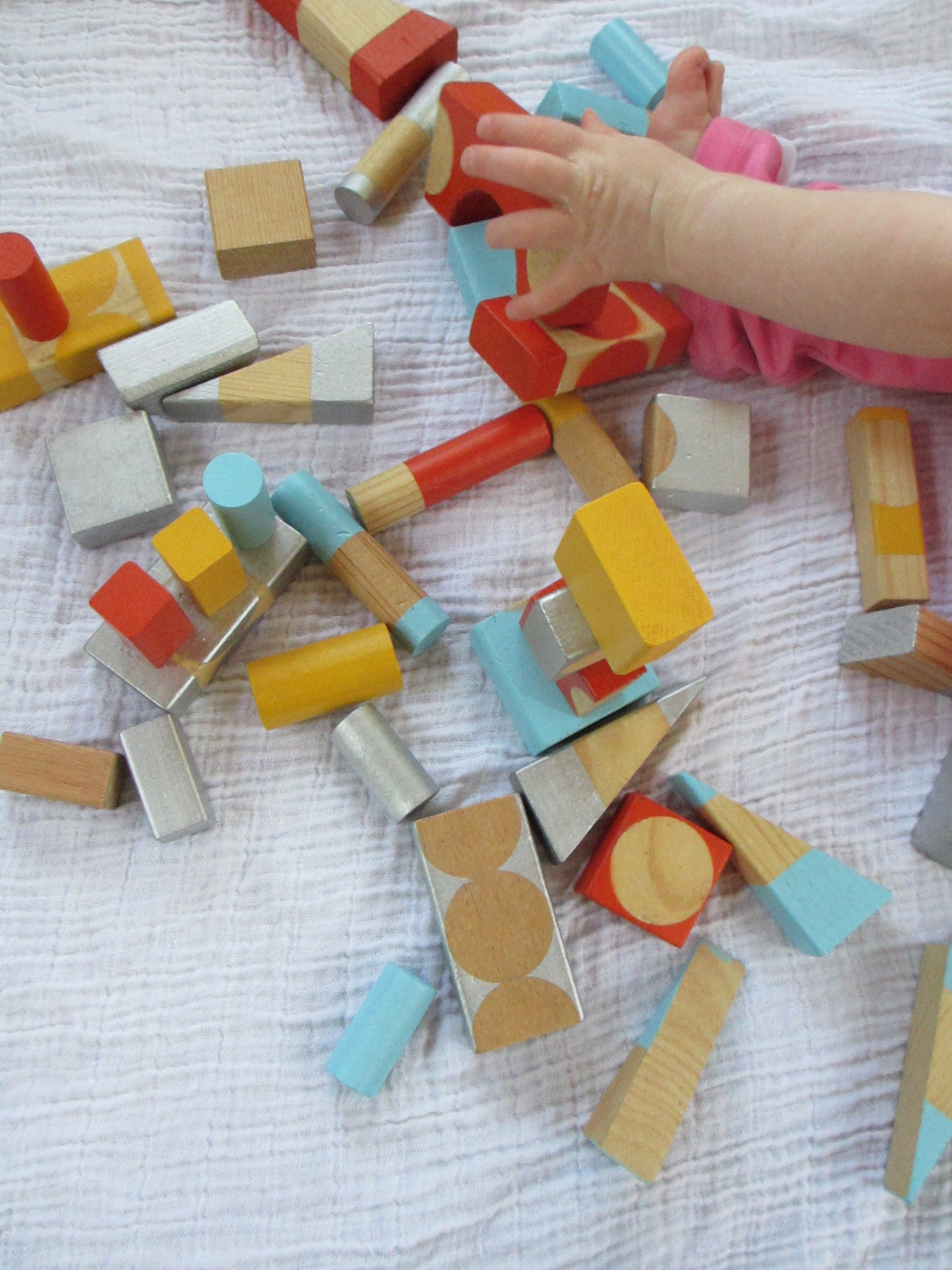 Modern spraypainted blocks - Borealis